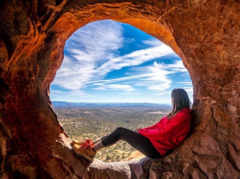Robbers Roost Trail Hike To Shamans Cave In Sedona