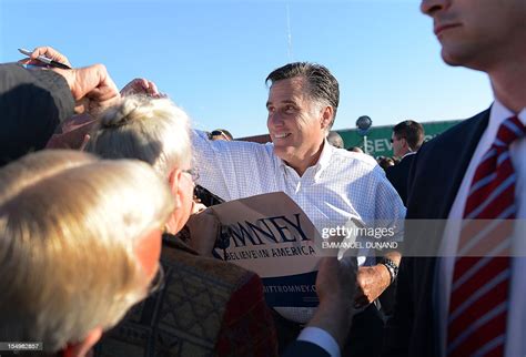 Us Republican Presidential Candidate Mitt Romney Greets Supporters As