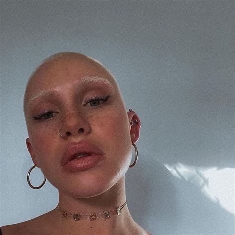 Girls With Shaved Heads Shaved Head Women Pixie Hairstyles Cute Hairstyles Pixie Buzz Cut