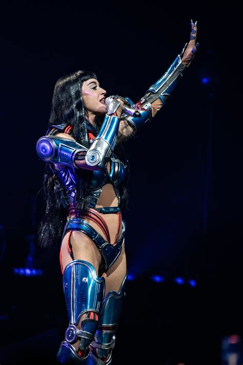 Katy Perry In Custom Chrome Armor For The Lifetimes Tour Show • Celebmafia