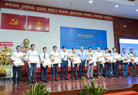 FPT Telecom Công ty Cổ phần Viễn thông FPT FPT Telecom nhân mưa giải thưởng với thành