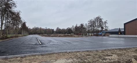 Belangrijke Mijlpaal Voor Nieuwe Ijsbaan Tolbert Eerste Asfaltlaag