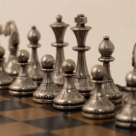 Solid Metal Chess Set With Leather Like Gameboard Box Hobby Lt 🇬🇧