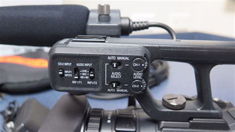 Jvc Gy Hm100u Hd Memory Card Camera W Hard Case And Accessories