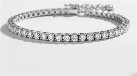 8 Model Gelang Intan Tampil Mewah Dan Berkelas Di Setiap Penampilan