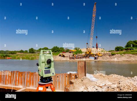 Electronic Leveler Device Ensure Precise Measurements Before