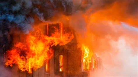 6 Die In Sleep 4 Taken Ill Due To Suffocation After Fire Breaks Out In