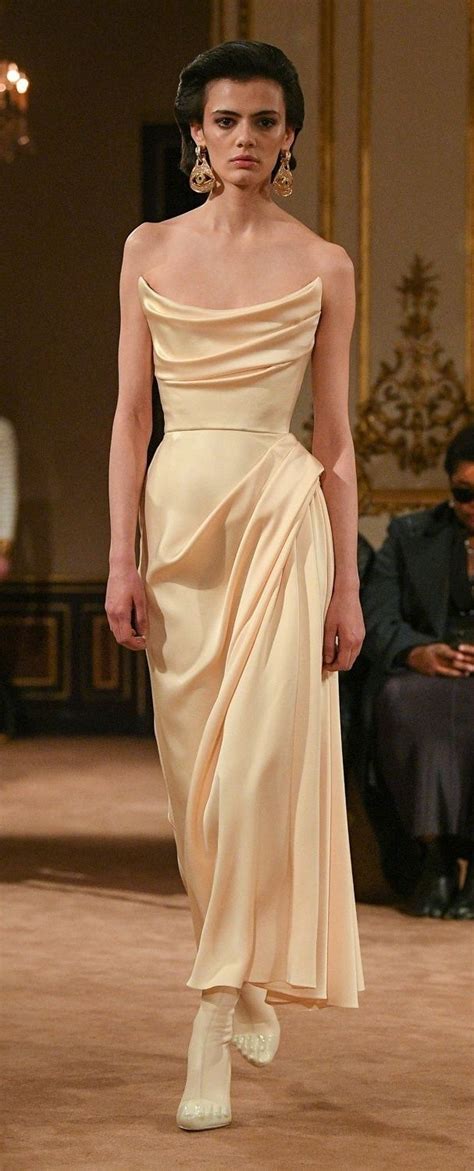 Pin By Il Baco Da Seta On Fashion Schiaparelli Dress Iconic Dresses