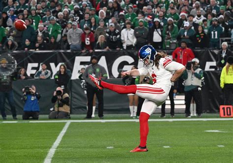 Tommy Devito Isnt Seeing Things Clearly For Giants