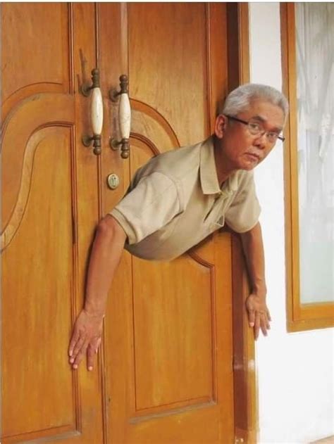 10 Foto editan lucu ala bapak-bapak, hasilnya kocak banget