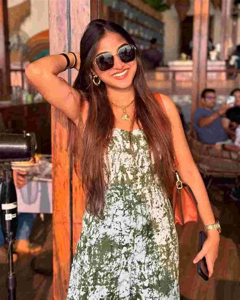 Pranavi Manukonda తెలుగ‌మ్మాయి ప్ర‌ణ‌వి న్యూ ఫొటోస్‌ Telugu Actress Pranavi Manukonda Viral