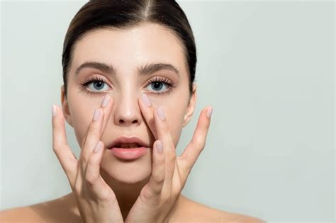 Do Lash Serums Work Experts Explain Curology