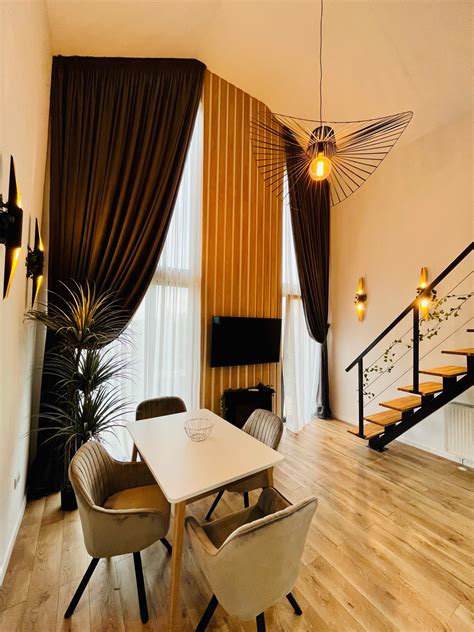 Moon Village Comarnic Cabane Si Pensiuni