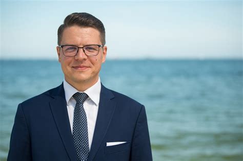 Krzysztof Szymański Konfederacja Grupa Sympatyków Do Marszu Niepodległości Zostało 4️⃣ Dni ️
