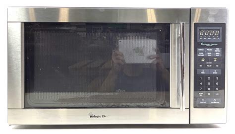 Lot Magic Chef Countertop Microwave Oven