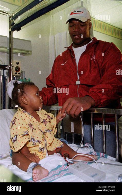 Alabamas Chris Samuels Right Talks To Danielle Hixon 9 Months Left