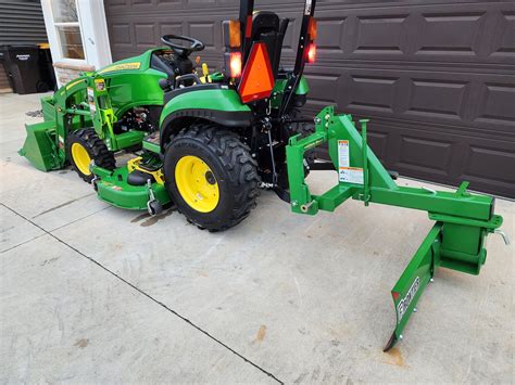 2019 John Deere 2025r Sub Compact Tractor And Attachments Package