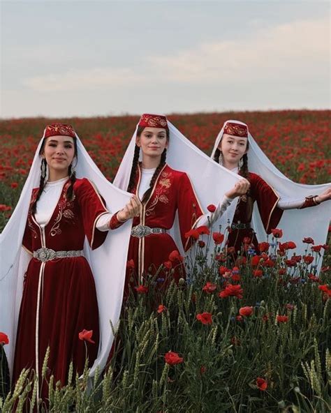 FIDAN | ансамбль крымскотатарского танца on Instagram: "Fidan qizlari 😍 ...