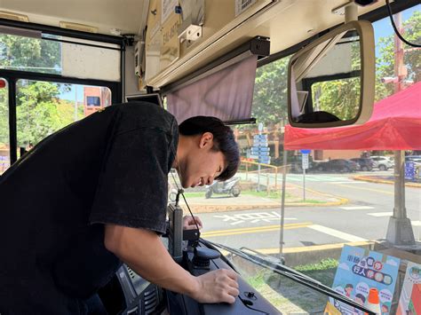「換位思考」直擊大型車駕駛視角 中山大學打造沉浸式交通安全教育