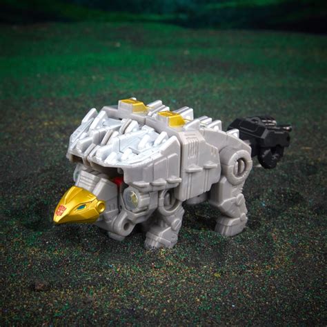 Transformers Legacy Evolution Core Class Dinobot Scarr