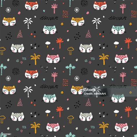 Kucing Macan Tutul Kecil Yang Lucu Dengan Pohon Palem Bintikbintik Dan