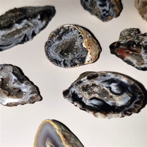 Mini Agate Geode Luminous Luxuries