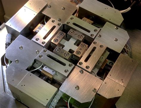 A Biaxial Testing Machine With The Chosen Sample Geometry B