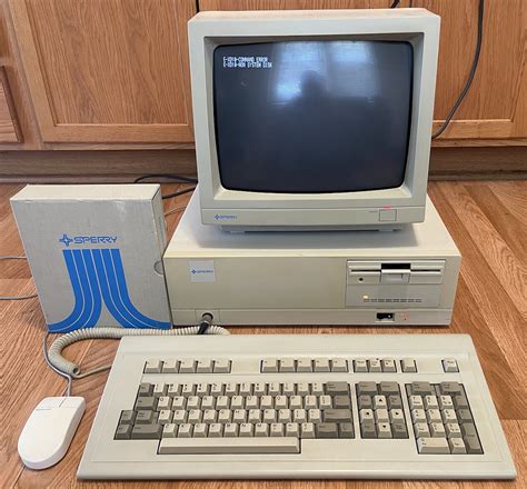 Used Rare Vintage Sperry Pc Desktop Computer W Monitor Keyboard And Floppy Disks Ubb Threads