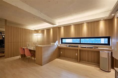 우드톤 깔끔한 60평 필라테스 And 피티샵 인테리어 강남구 삼성동