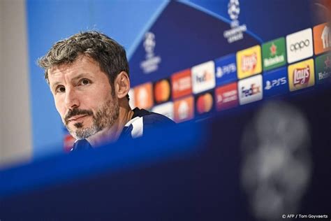 Antwerp Coach Van Bommel Hoeft Geen Duel Te Missen Na Rode Kaart