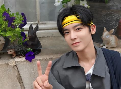 Yu Zheng Prepping His Next Drama And In Talks Are Male Lead Hou Ming