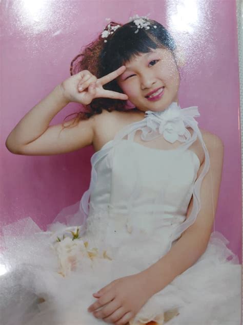 Mediacorp Actress Ke Le 25 Became A Getai Singer At 13 And Has No