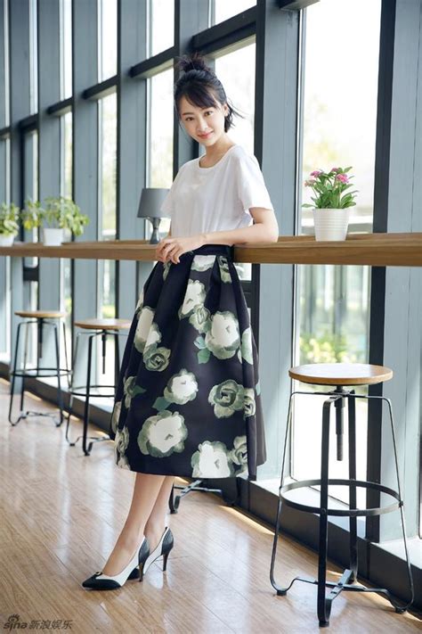 孫銥居家寫真曝光 清新靚麗展率真性格 每日頭條