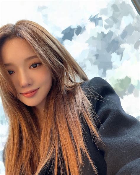 프로미스나인 노지선 아이돌 글래머 몸매 1998년생 연예인 가수 미녀 인스타 네이버 포스트