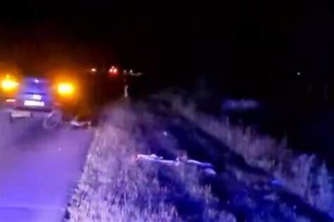 СЕ ДРЖЕШЕ ЗА ГЛАВА ОТКАКО СО „МЕРЦЕДЕС“ ГИ ПОКОСИ МАЈКАТА И ДВЕТЕ ДЕЦА Потресни сцени по