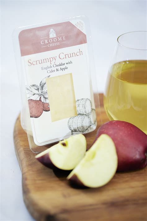 Croome Scrumpy Crunch Mature Cheddar With Old Rosie Cider And Apples 150g 6 Michael Lee Fine