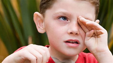 What Happens If You Pierce Your Eye With A Needle Youtube