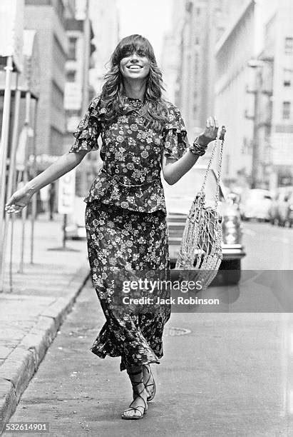 Carly Simon Portraits Photos And Premium High Res Pictures Getty Images