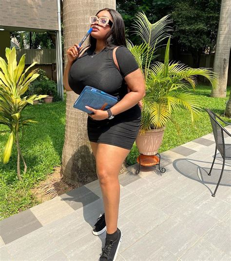 Busty Black Nerd R 2busty2hide