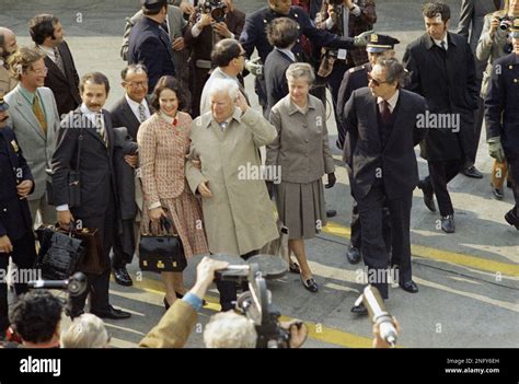 Charlie Chaplin And His Wife Oona Oneil As They Arrive At Kennedy