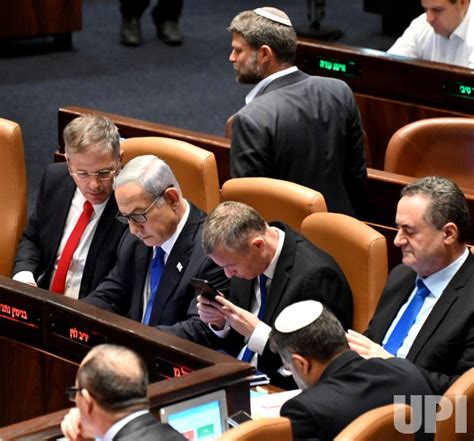 Photo Israeli Prime Minister Benjamin Netanyahu Votes In The Israeli
