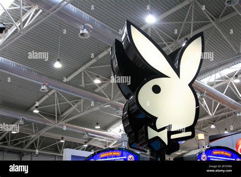 Símbolo del logotipo de playboy en feria comercial Fotografía de stock