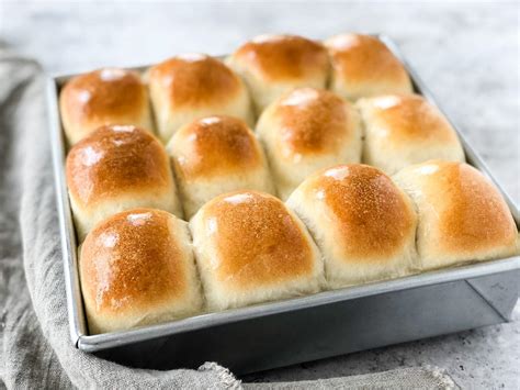 Homemade Bread Machine Dinner Buns A Pretty Life In The Suburbs