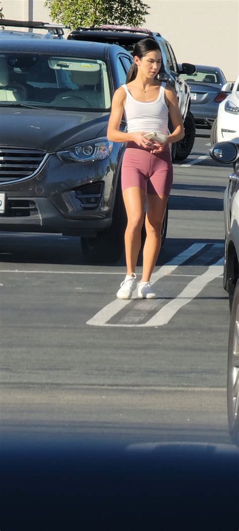 Elite Camel Toe On Display In Parking Lot Spandex Leggings And Yoga Pants Forum