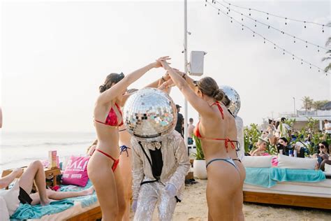 Schoolies Finns Beach Club