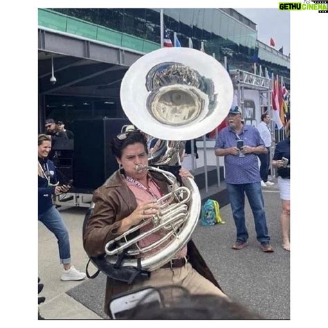 Cole Sprouse Wiki Biography Age Gallery Spouse And More