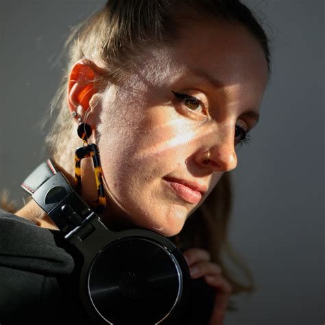 Jillian X · Artist Profile