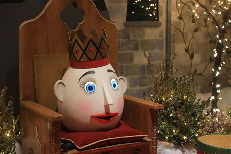 Eggbert How A Talking Egg Became A Beloved Orange County Holiday Tradition