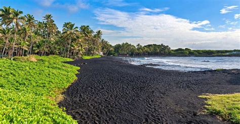 Hawaii Pāhala — The Town With A Black Sand Beach That Stuns Visitors
