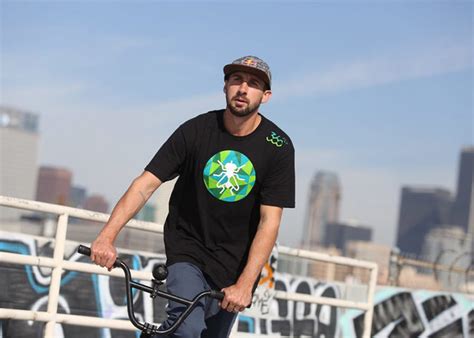 Spherical 360fly Action Camera Captures 360 Degree Footage